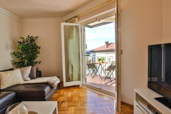 Apartment Gala With Balcony And Private Parking - Poreč