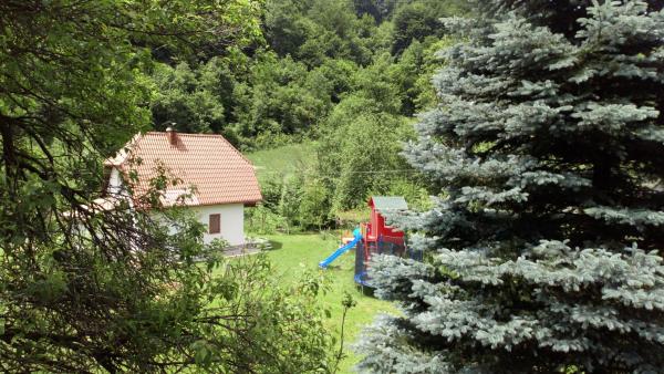 Cottage Forest Stream - Bosnien und Herzegowina