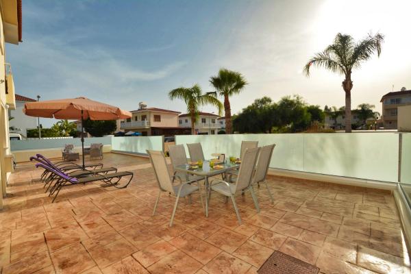 Nissi Martha Apartment - Nissi Beach