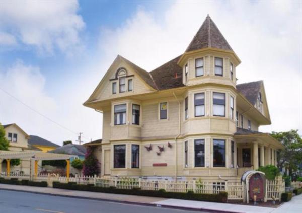Pacific Grove Inn - Carmel-by-the-Sea, CA