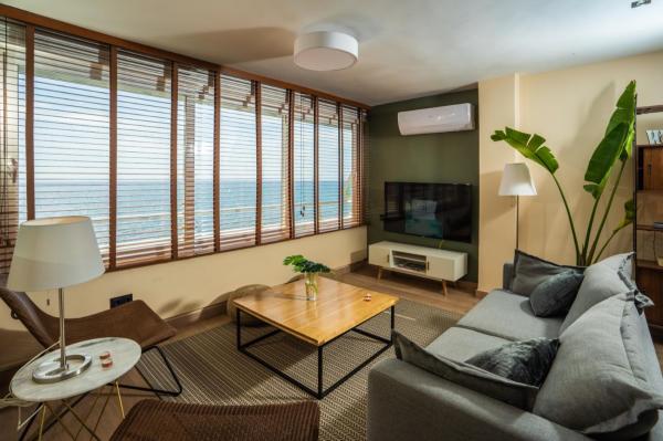 Level 11 Apartment - Almería