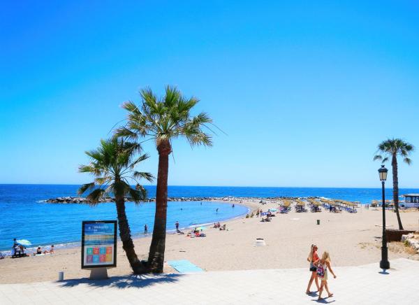 Beachfront Luxury Apartment, Puerto Banús, Marbella - Marbella
