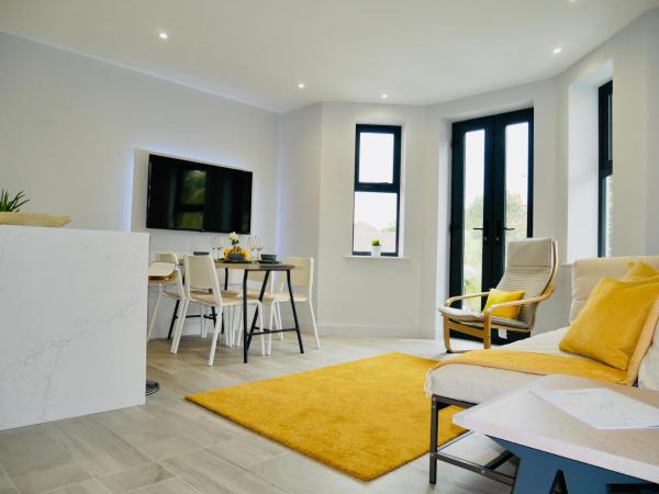 Beautiful Alumpointe Apartment - 400m To The Beach - Dorset