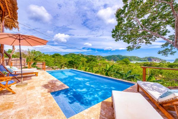 Luxurious Garden View Triple Wooden Cabana - San Juan del Sur