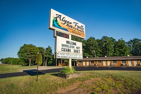 Alger Falls Motel - Munising, MI