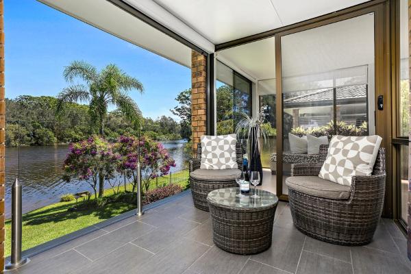 Sawtell Luxury Waterfront Home - Coffs Harbour