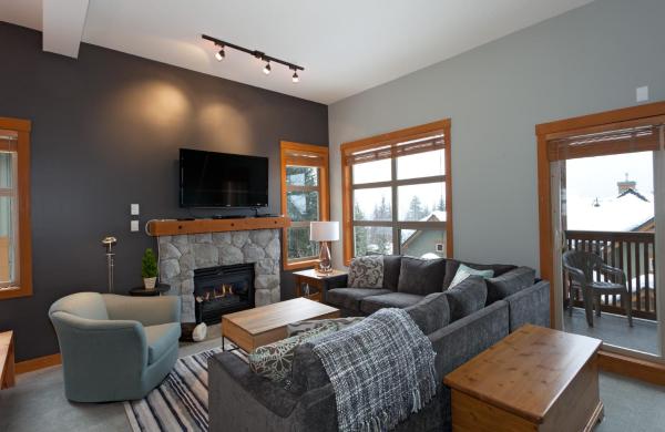 Beautifully Renovated, Fantastic Views Ski In Out 3 Beds - Mountain Star - Whistler