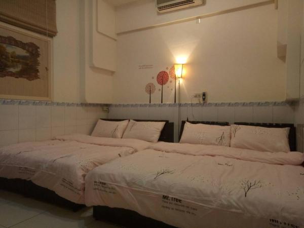 Xincun Seed Homestay - 타이난