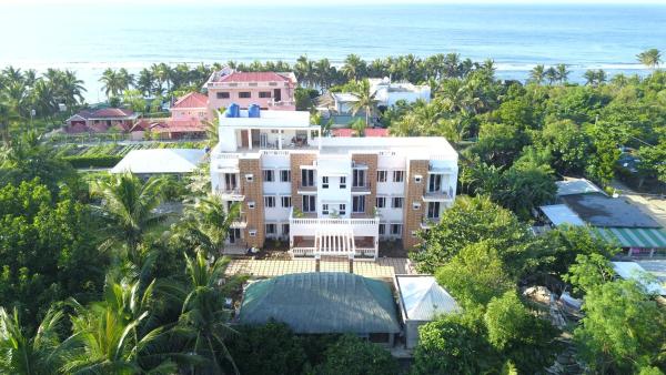 Bernardo's Lantia Hotel - Basco