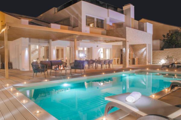 Gorgeous Home In Pirovac - Pirovac