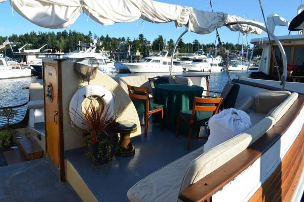Wharfside Boat N Breakfast Aft Room - Friday Harbor, WA