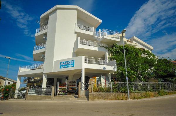 Vitic 3 Apartments 100m From The Sea - Montenegro