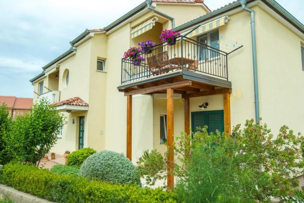 Apartments Emma - Biograd na Moru