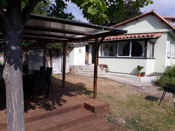Maison Mitoyenne 68m², 2 Pièces + Véranda, Jardin 100m² Avec Pergola, Vue Mer - Cagnes-sur-Mer