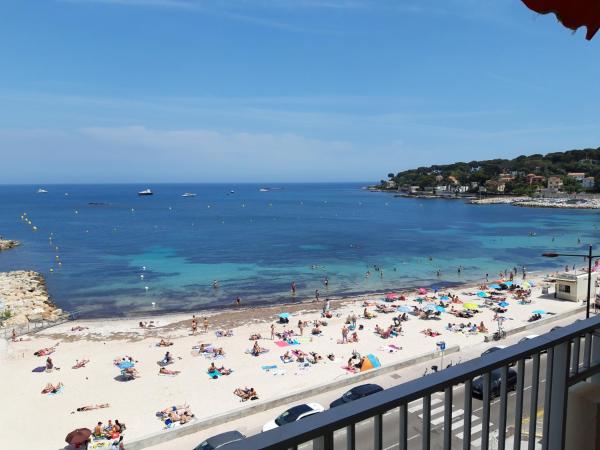 Antibes: A Nest Perched On The Sea! - アンティーブ