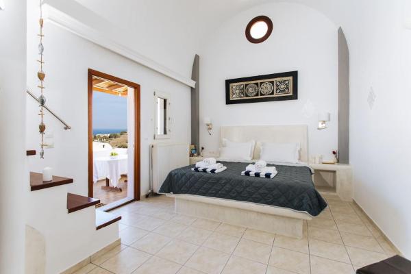 Sun Stories Suites - Santorini