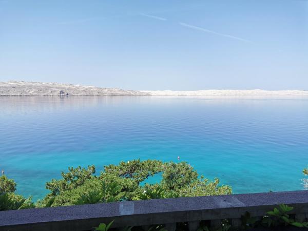 Beachfront Apartments Carlo - Karlobag