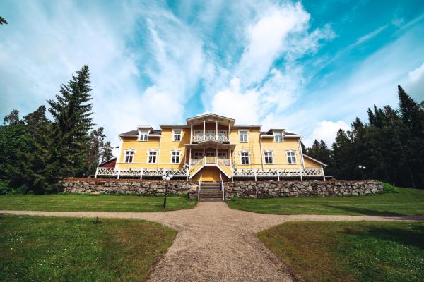 Karolineburg Manor House Hotel - Kajaani