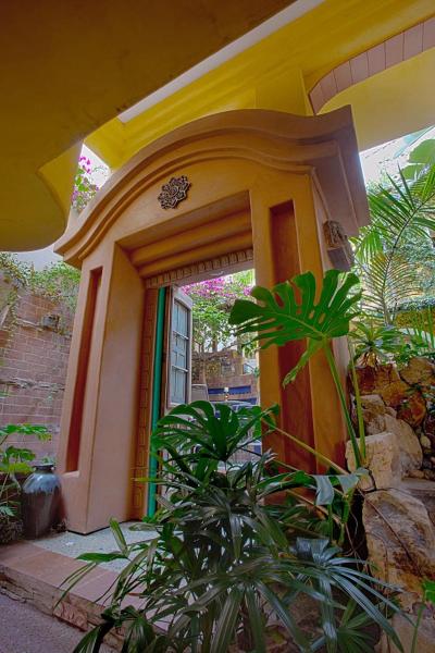 Secret Garden Inn - Encinitas, CA