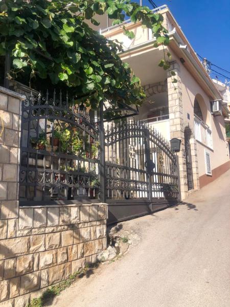 Apartments Moracanin - Montenegro