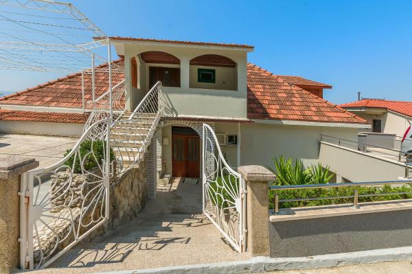 Apartment Marijana - Omiš