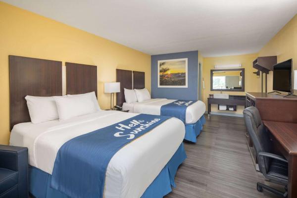 Days Inn By Wyndham Muscle Shoals - Muscle Shoals, AL