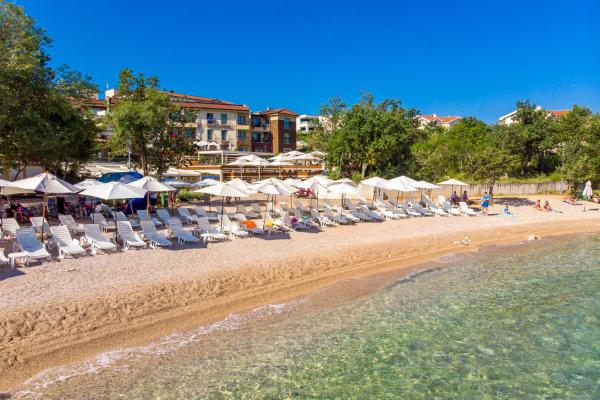 Blue Waves Resort - Njivice