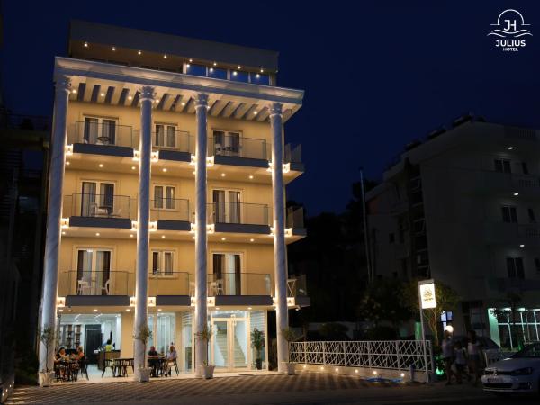 Julius Hotel - Golem