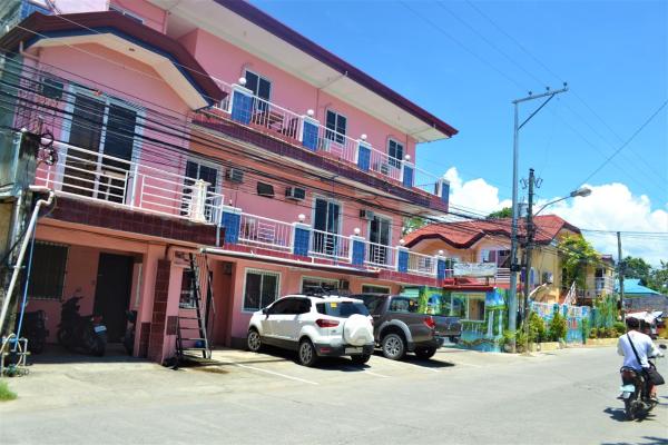 Family Apartment, Entr. From Parking, Shared Pool - Dumaguete