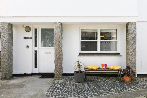 4 Porthmeor Court - St Ives