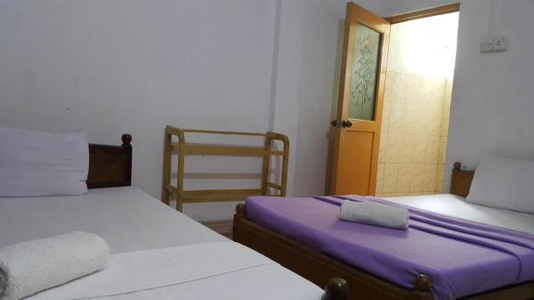 Monkey Hostel - Sri Lanka