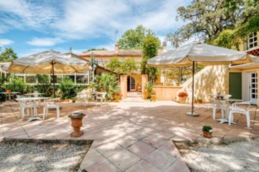 Logis Hotel Le Chêne Vert - Vaucluse