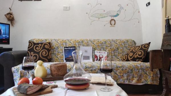 Casa Ele - A Cozy Sardinian House With Liquors - Sassari