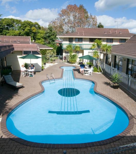 Dukes Midway Lodge - Auckland