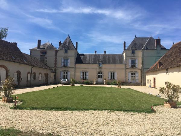 Chateau De Chavannes - Bourbon-l'Archambault