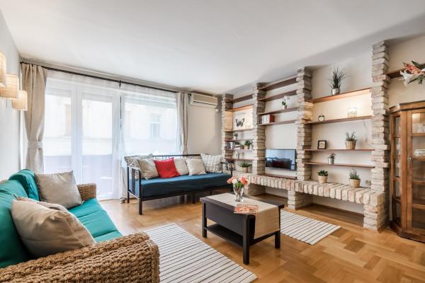 Bpr Golden Corner Suite With Balcony & A/c - Budapest