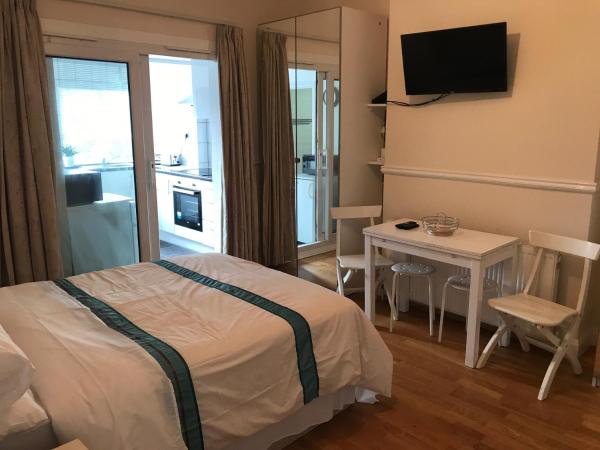 Gladstone Lodge Guest House - Enfield