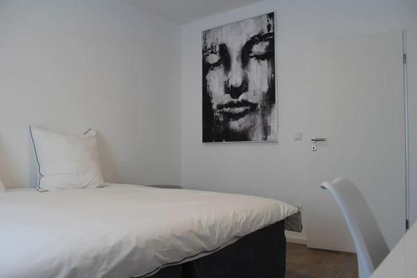 Singapore·chillinghouse # 7, 3 Min.vom Ice,netflix - Lohmar