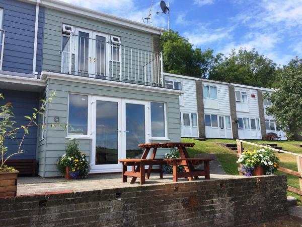 Freshwater Bay Holiday Cottages - Wales