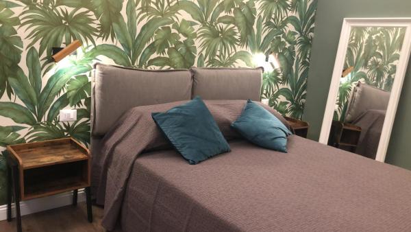 Jungle Suite Mood Behind Piazza Signoria - Florence