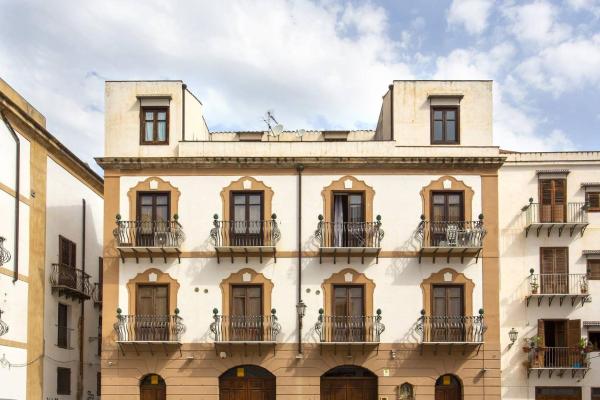 Anna's Home In Historical Center - Italia