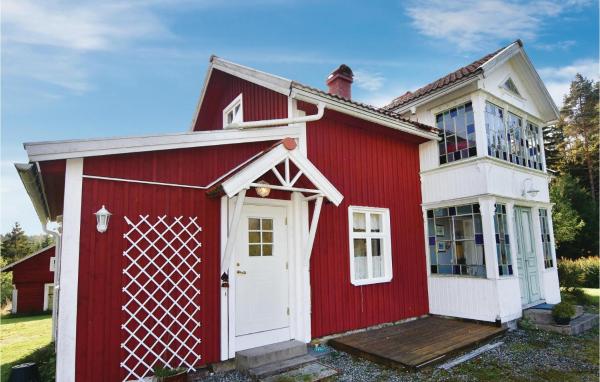 Här äR Du På Semester I Ett Semesterhus I Skogsbrynet. - Årjäng