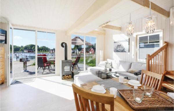 Gorgeous Home In Zerpenschleuse - Marienwerder