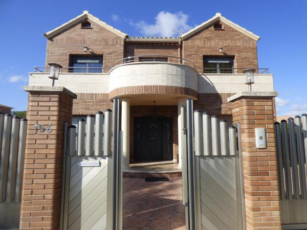 Chalet Moderno Con Piscina En Calafell - Calafell