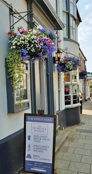 The King's Head - Holt