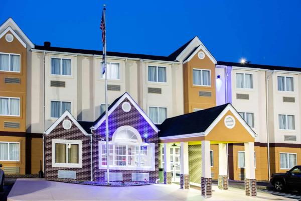 Microtel Inn & Suites By Wyndham Charleston - West Virginia