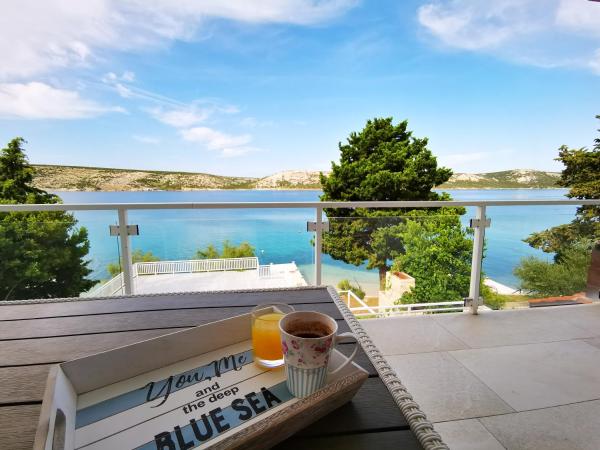 Beachfront Apartments - Villa Vita - Novalja