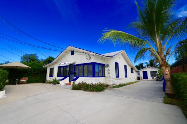 Host4u Vacation Suites - Hialeah, FL