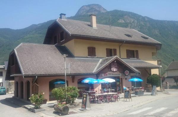 Le Grand Chatelard Hôtel Bar Restaurant - Saint-Jean-de-Maurienne