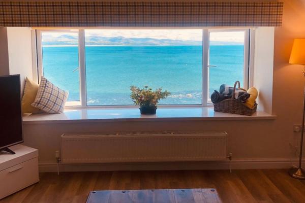 The Iris - Criccieth